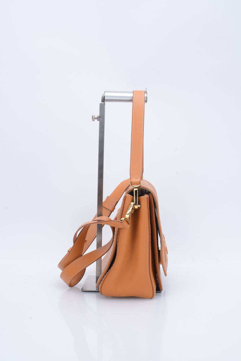 Carolina Herrera Doma Insignia Camel – RAG