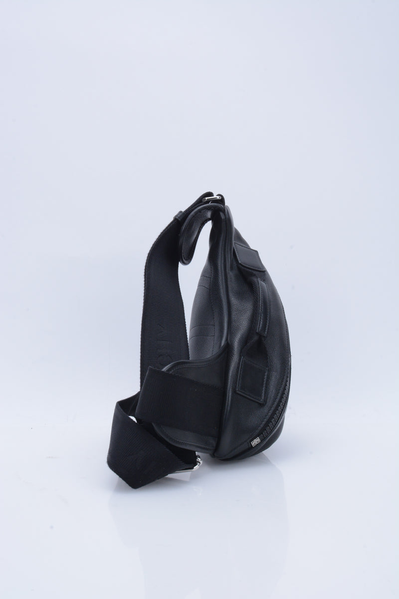 Givenchy G-Zip Triangle Negro – RAG